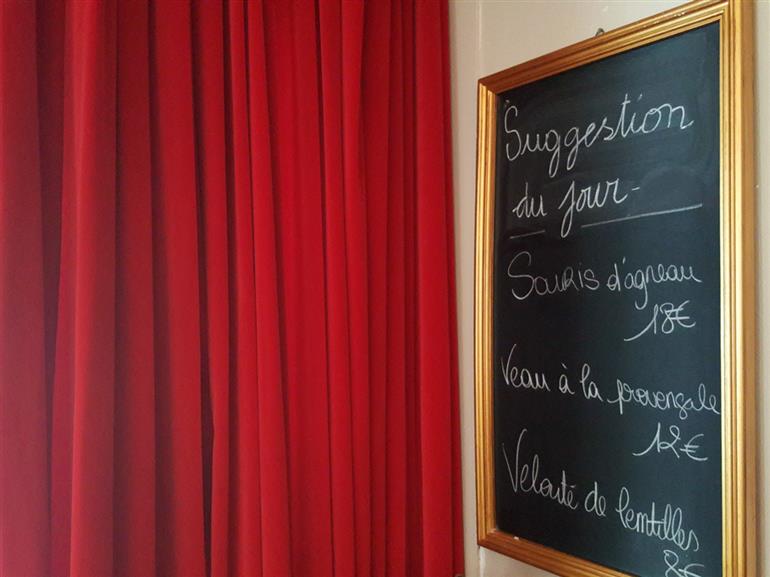 LE RIDEAU ROUGE - Office de tourisme de Carcassonne